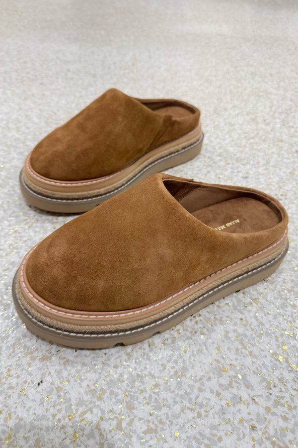 Alias Mae Velma Platform Slide | Chocolate || Fifi & Annie Boutique